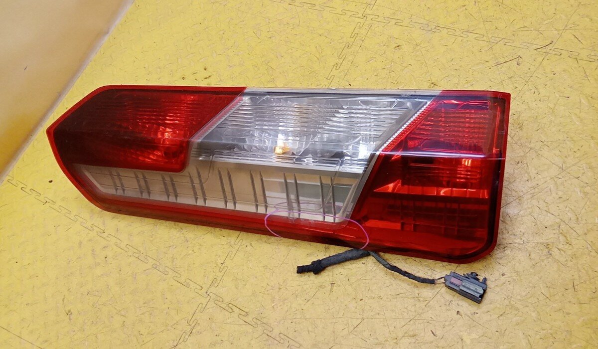 Фонарь задний Transit Ford BK3113405AG