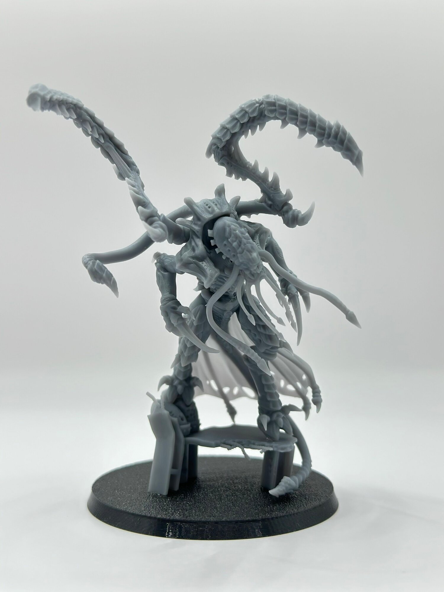 Миниатюра "Tyranid: Deathleaper" Warhammer 40k, НРИ. 1 штука.