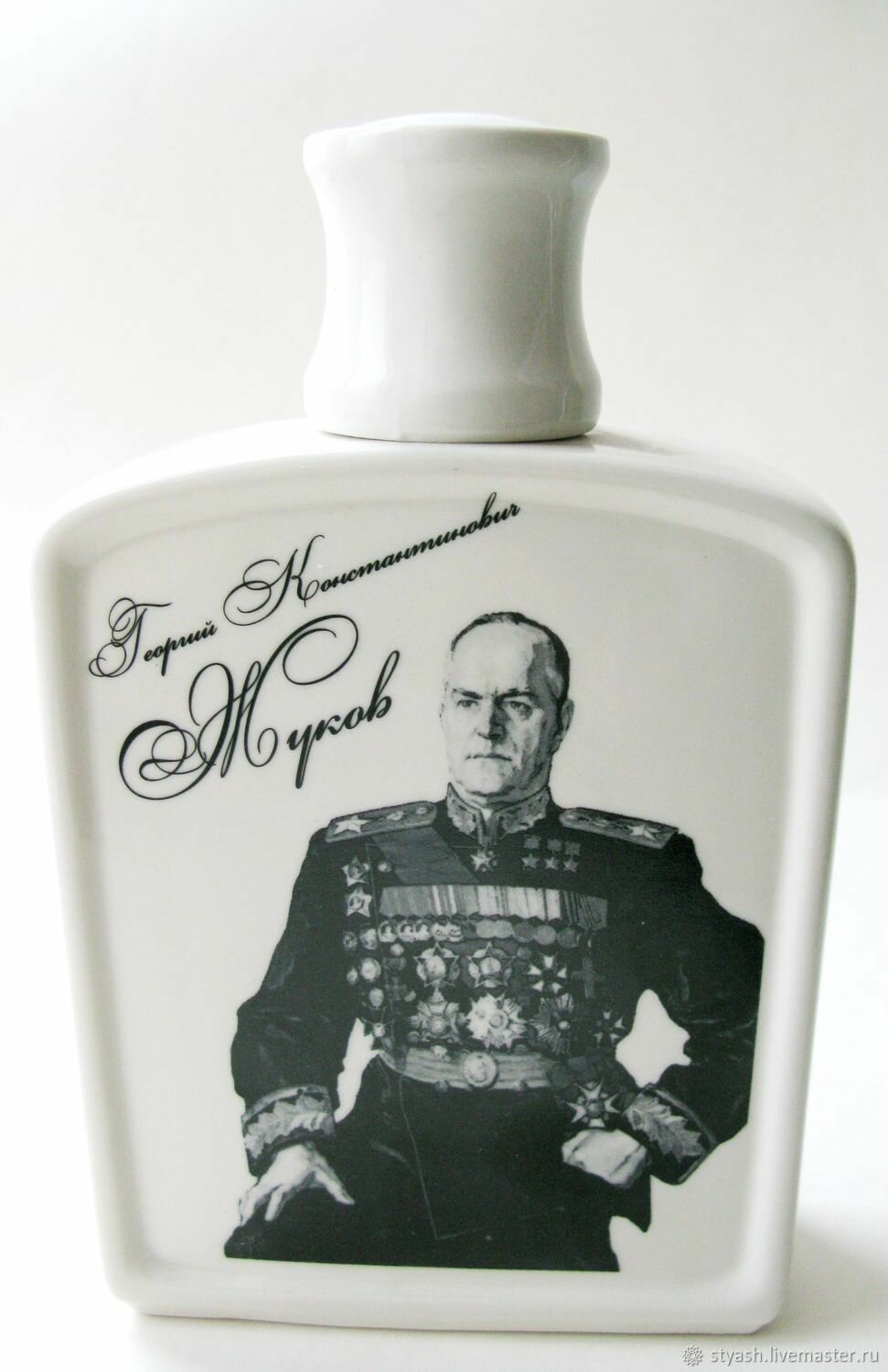 Штоф графин день победы (Жуков). Сделано в России.