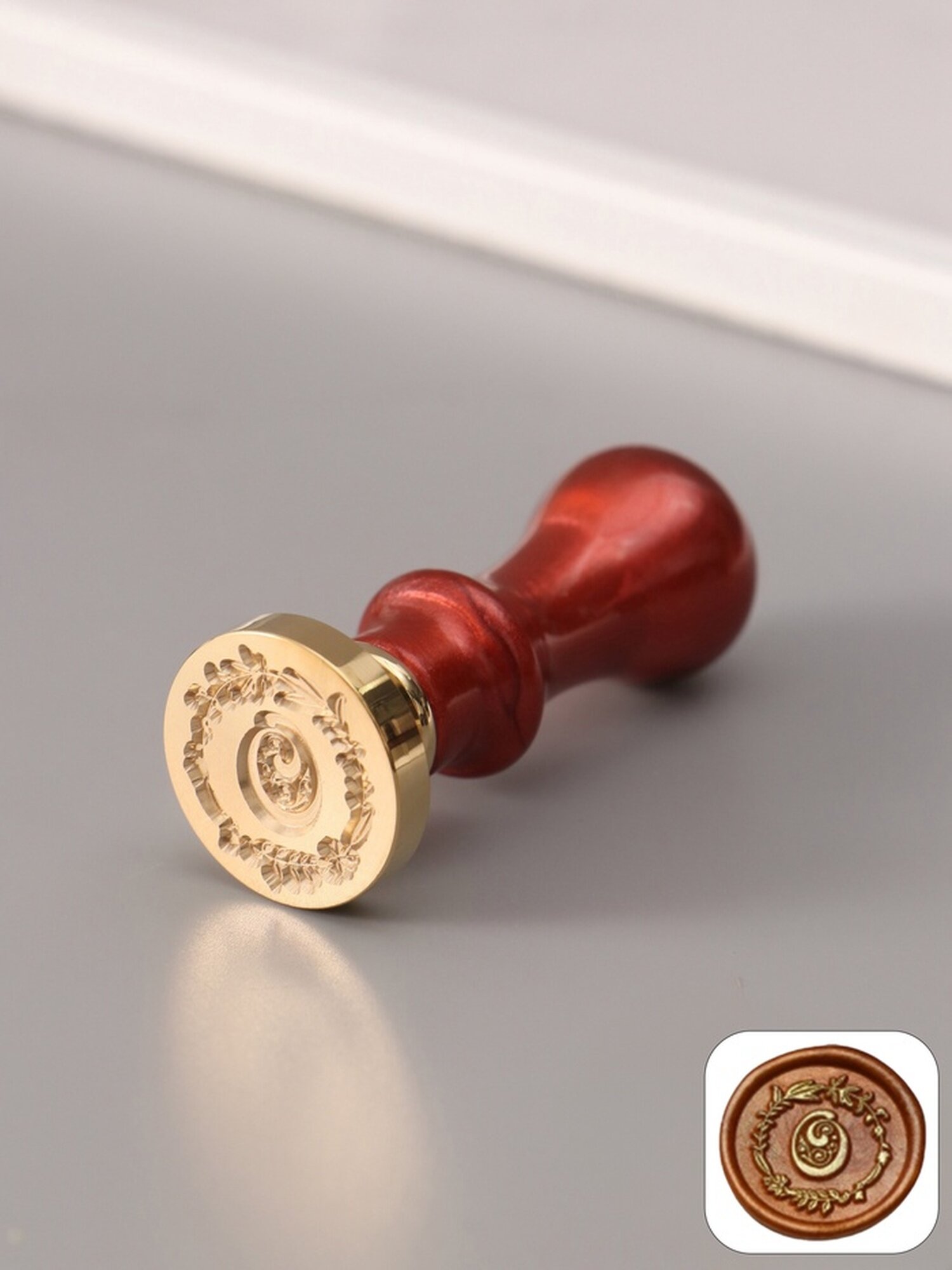 Печать для сургуча с пластиковой ручкой «Венок с буквой O», 2.5×2.5×6.3 см