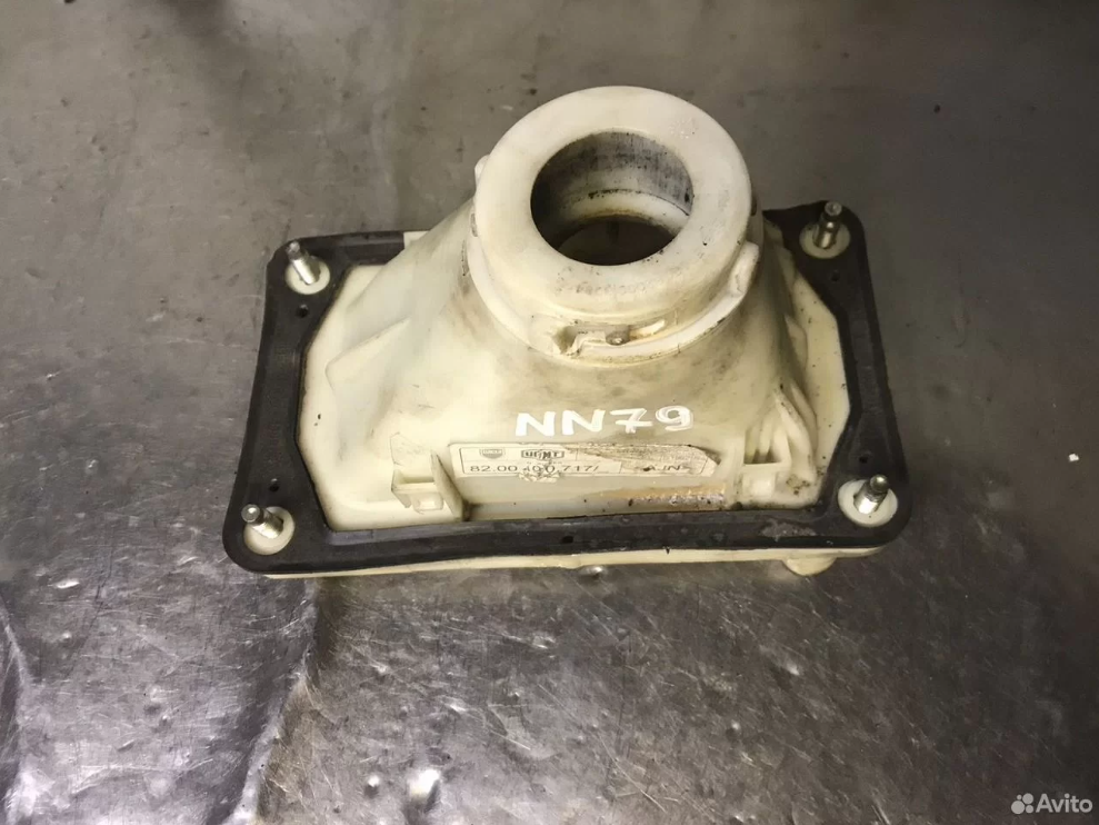 Кронштейн рычага МКПП Renault Logan Sandero