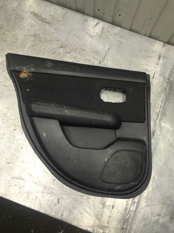 Обшивка двери задняя левая Nissan Tiida C11 HR16