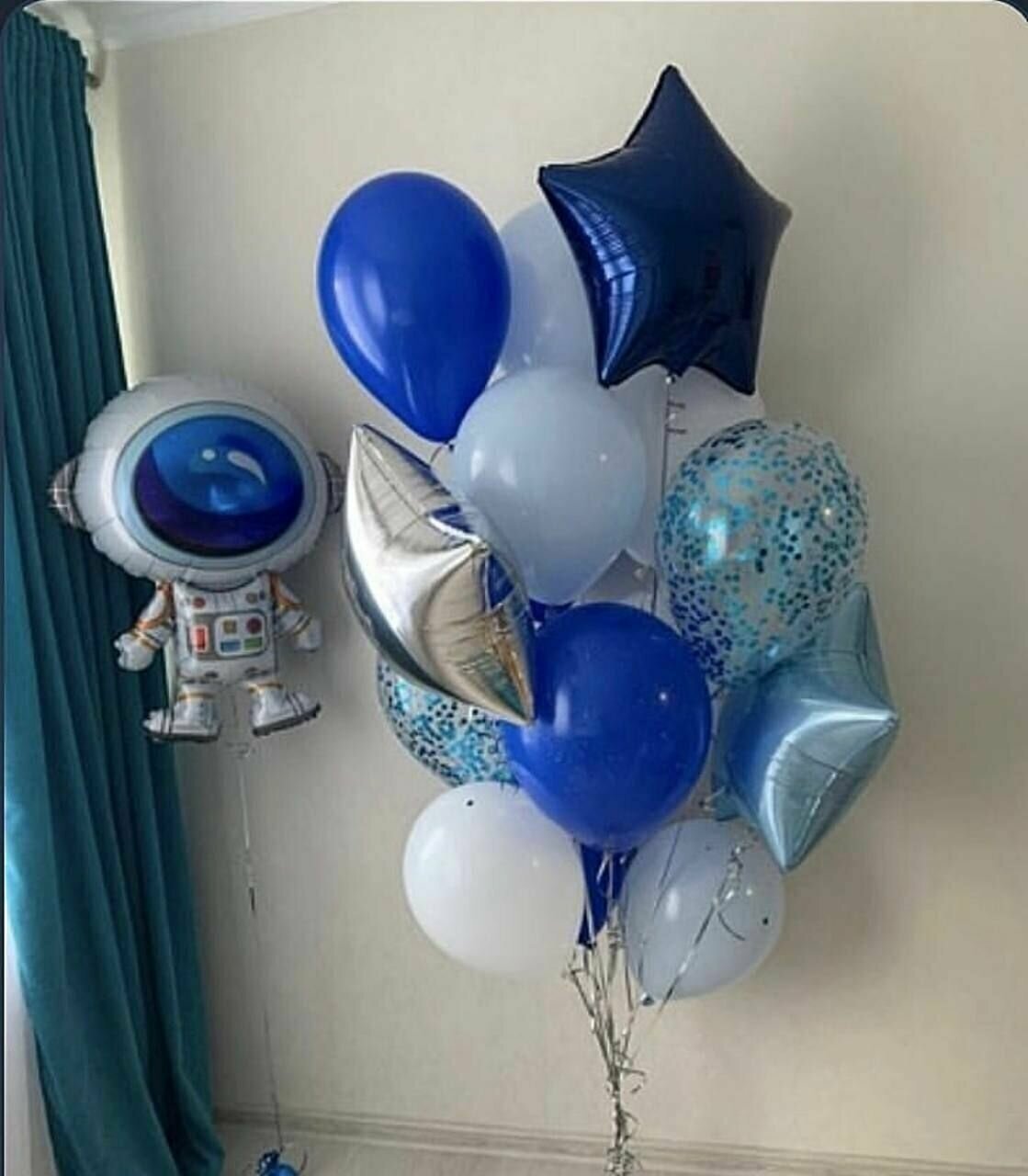 Шарики гелиевые на день космонавтики / Шар космонавт / Фонтан из шаров