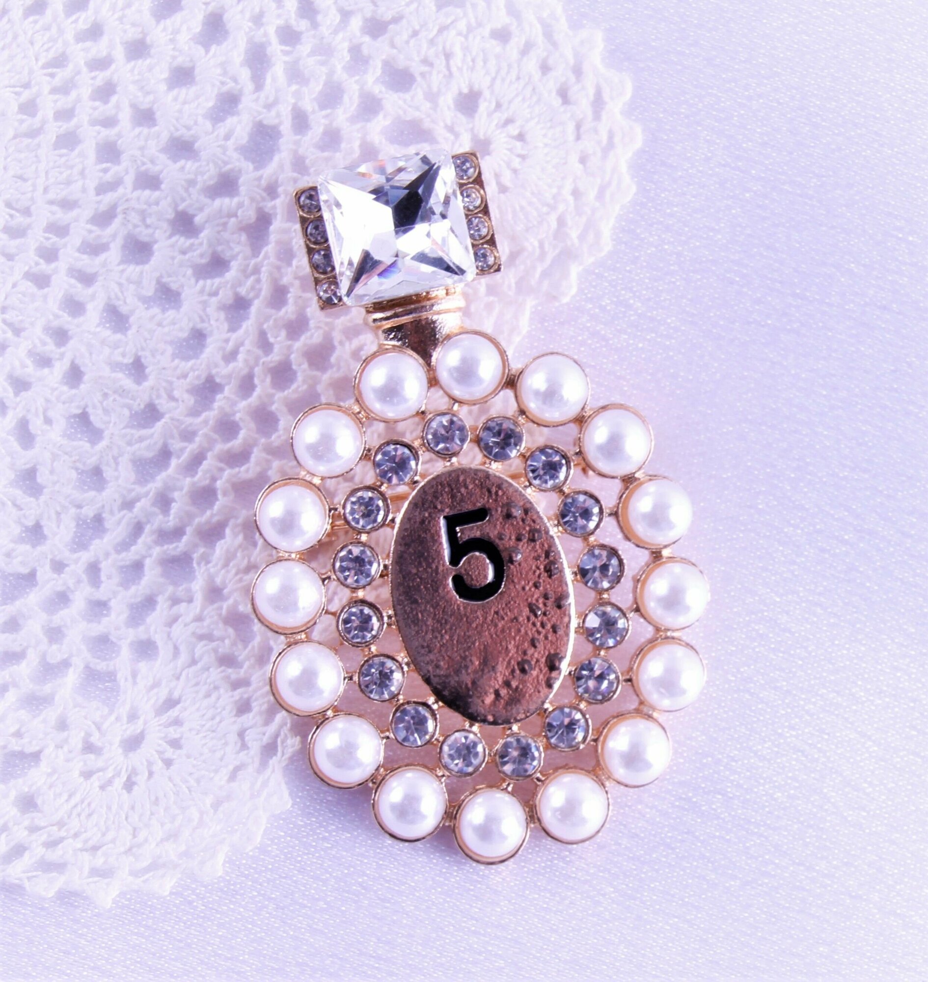 Брошь, кристалл