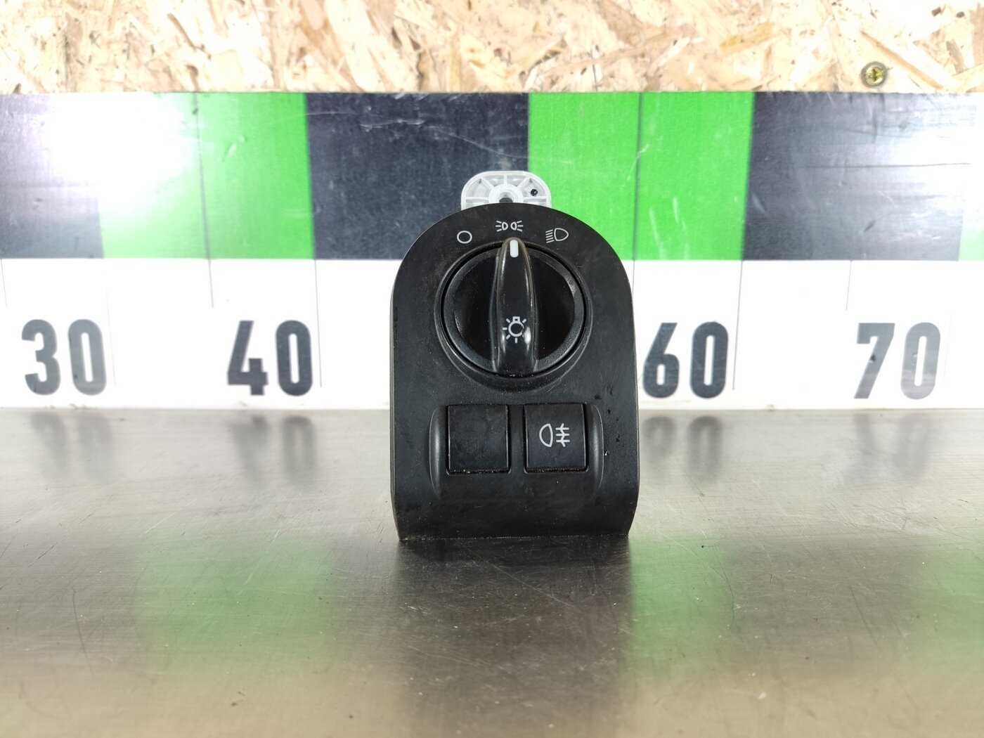 Переключатель света фар VAZ Granta 21903709820