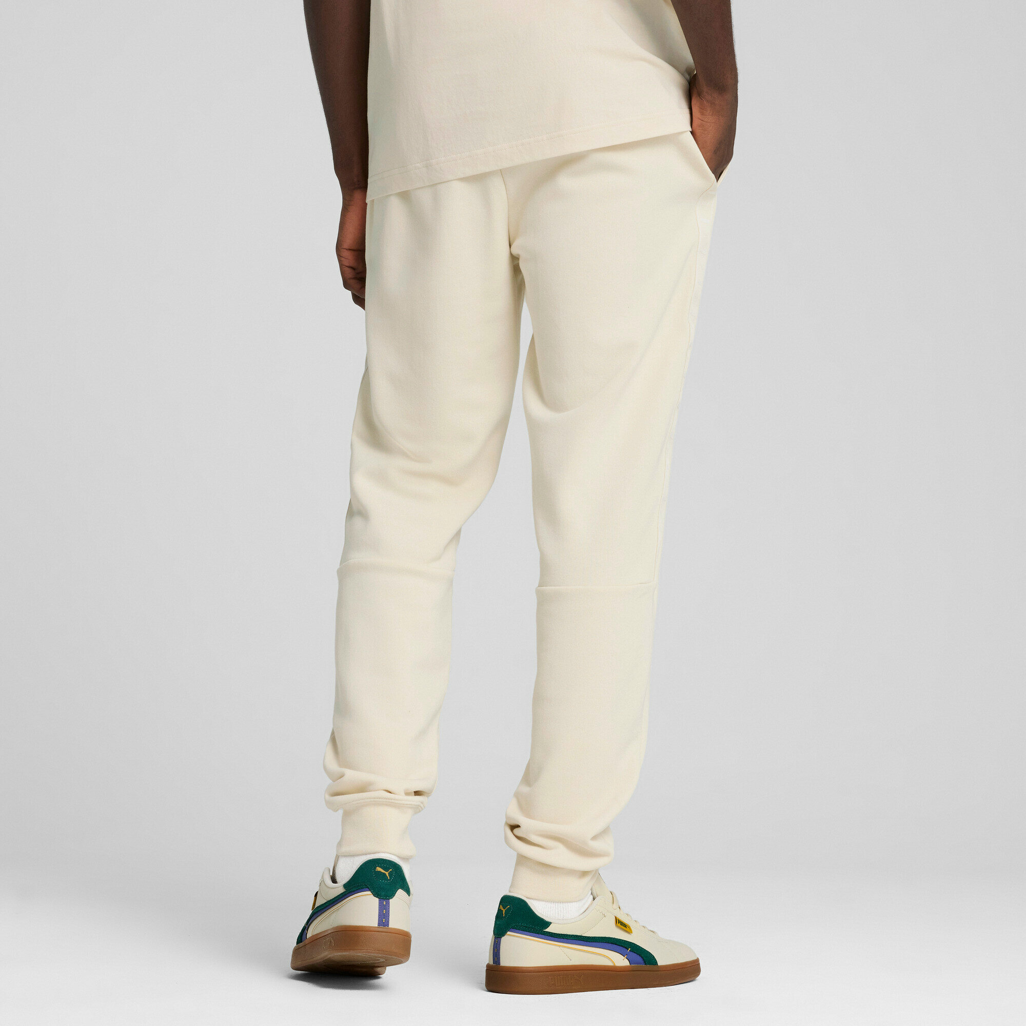 Брюки PUMA ESS TAPE Sweatpants, размер L, бежевый — фото 1