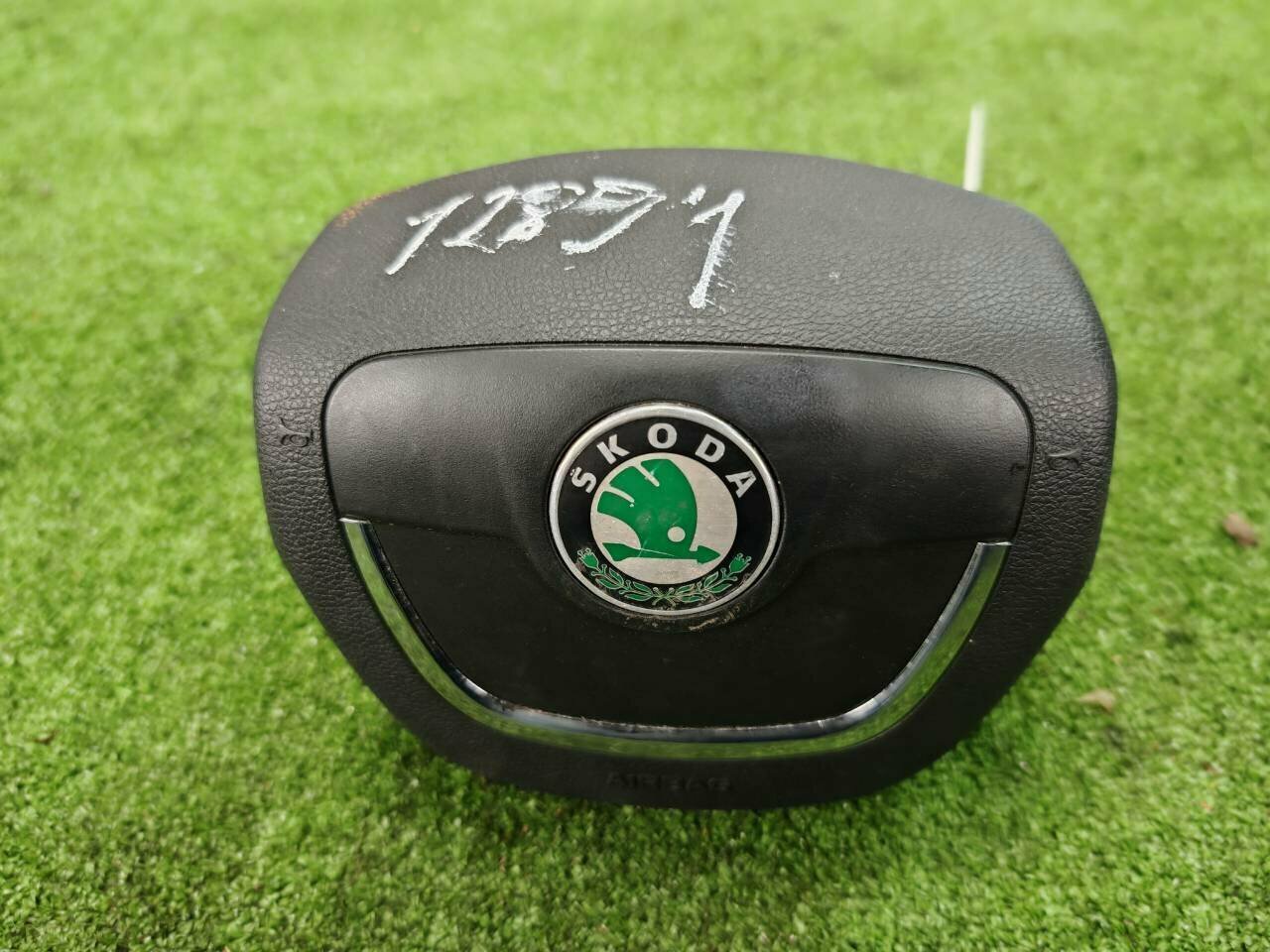 Подушка безопасности водителя Skoda Octavia 2 рест. 2012 1Z0880201AH