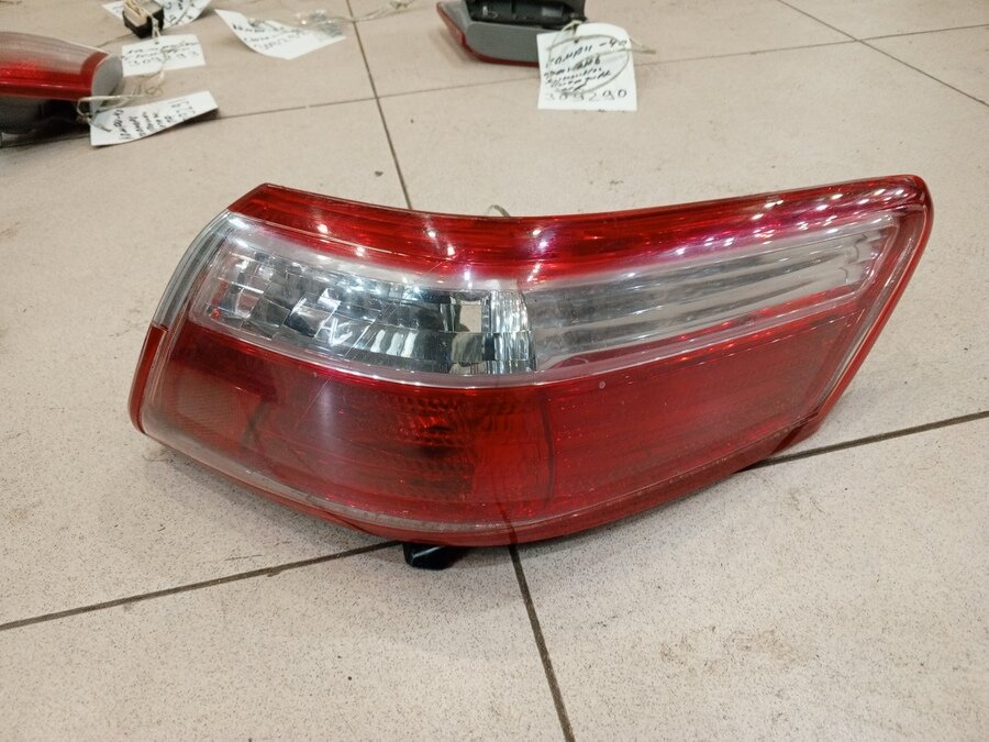 Фонарь задний наружный правый от Toyota Camry XV40 2006-2011