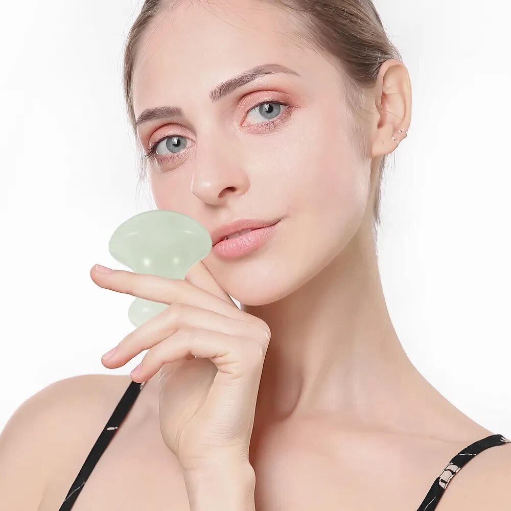 Зеленый массажер-грибок из натурального кварца для массажа лица