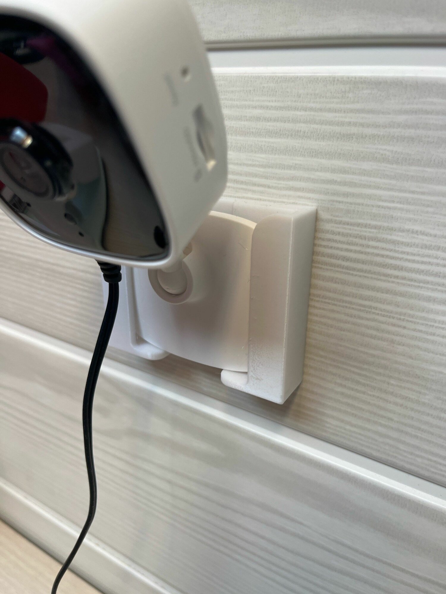 TP-Link Tapo C100 - C110 Настенное Крепление (Белое)