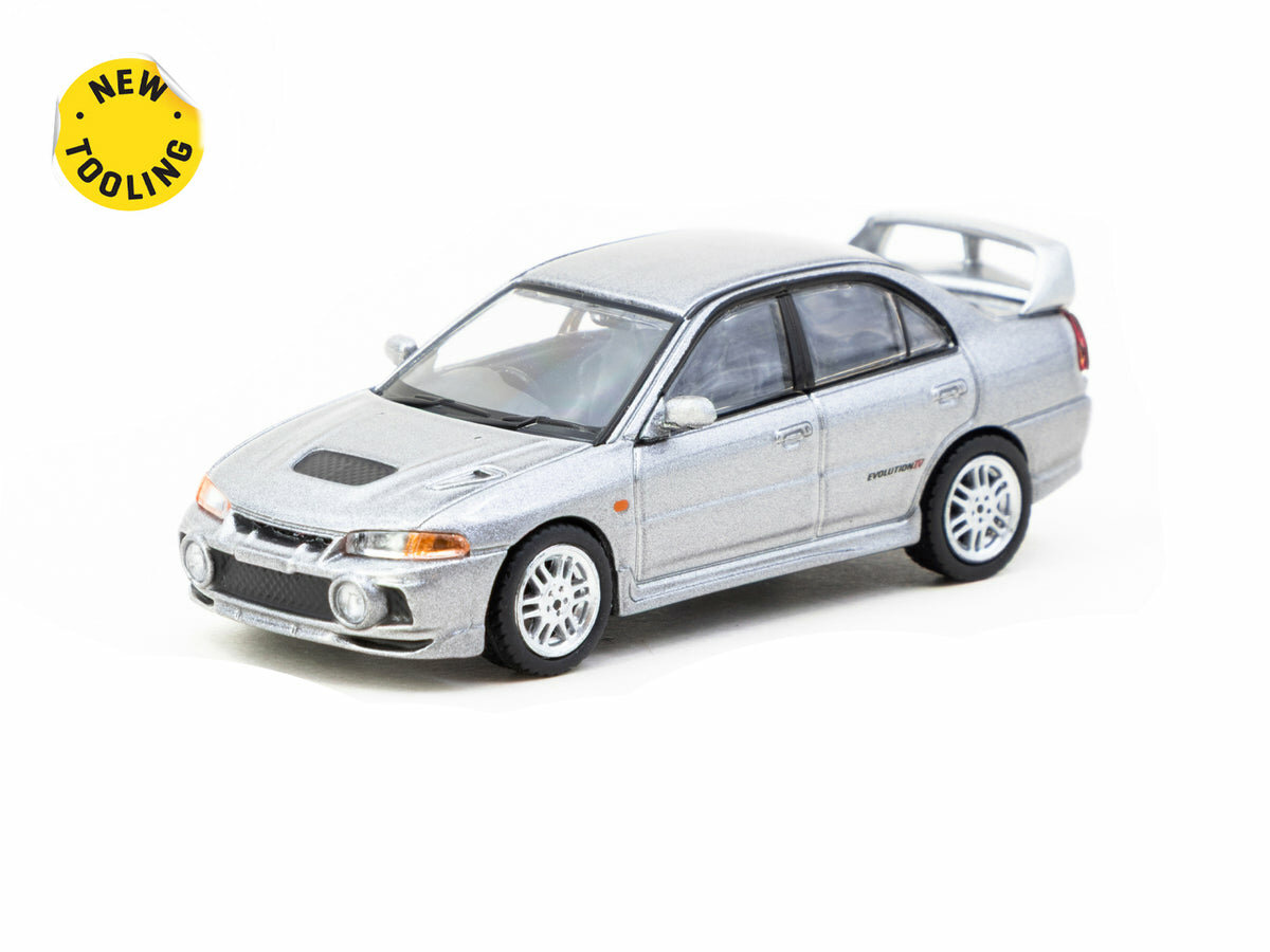 Коллекционная машинка Tarmac Works 1:64 Mitsubishi Lancer GSR Evolution IV Silver