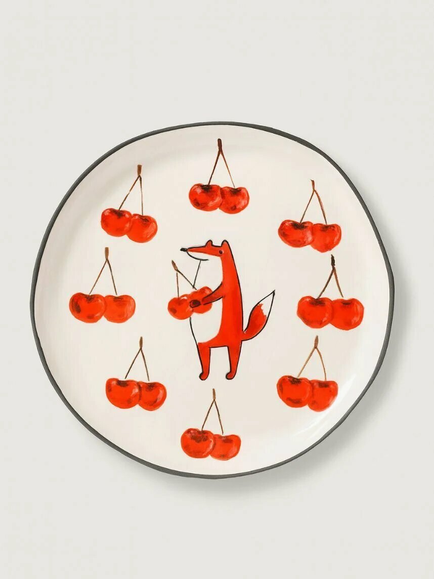 Тарелка ручной работы Ким керамика с бортиком Лис с вишней, белая, 17 см