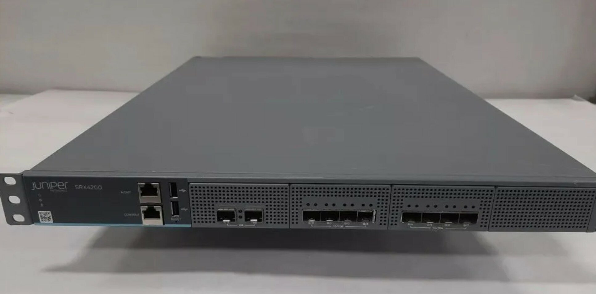 Межсетевой экран Juniper SRX4200-SYS-JB-AC