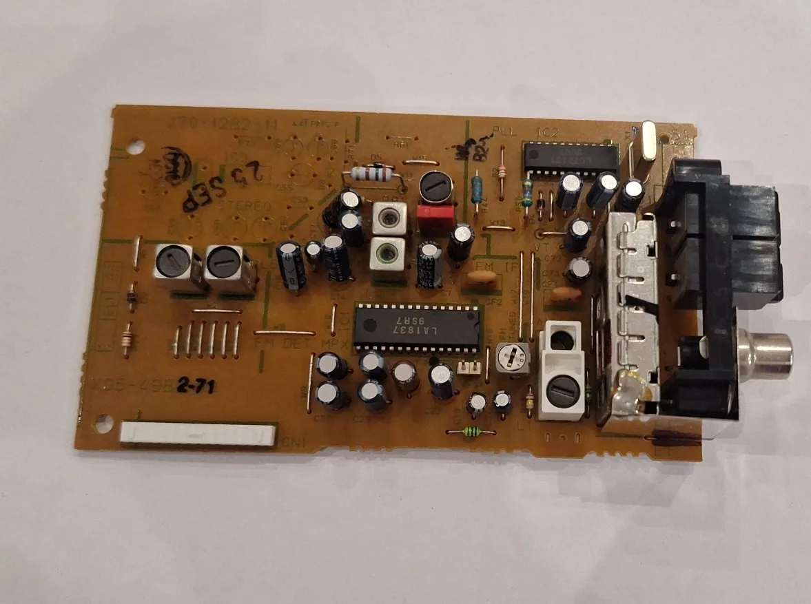 FM тюнер (J70-1282-11) ресивера KENWOOD (KRF-V6020)
