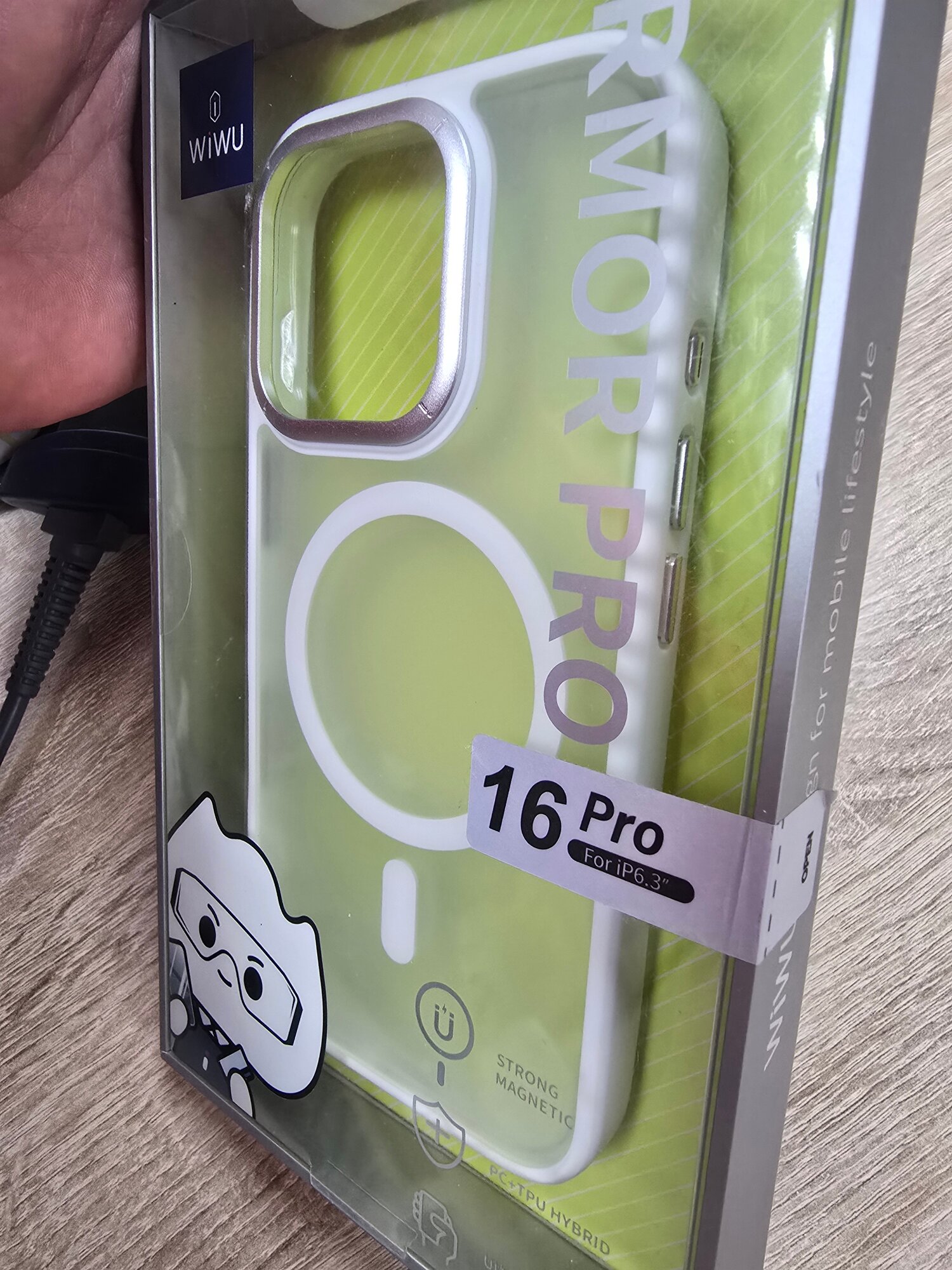 Магнитный чехол для iPhone 16 Pro, WiWU Armor Pro, Белый, FGG-012