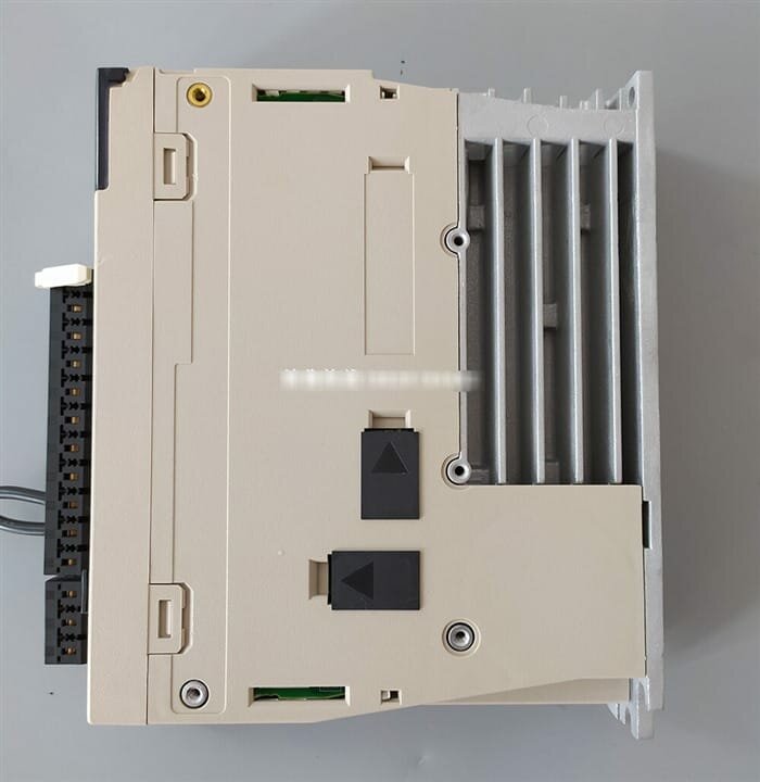 Модуль Yaskawa SGD7S-R90A00A — фото 1