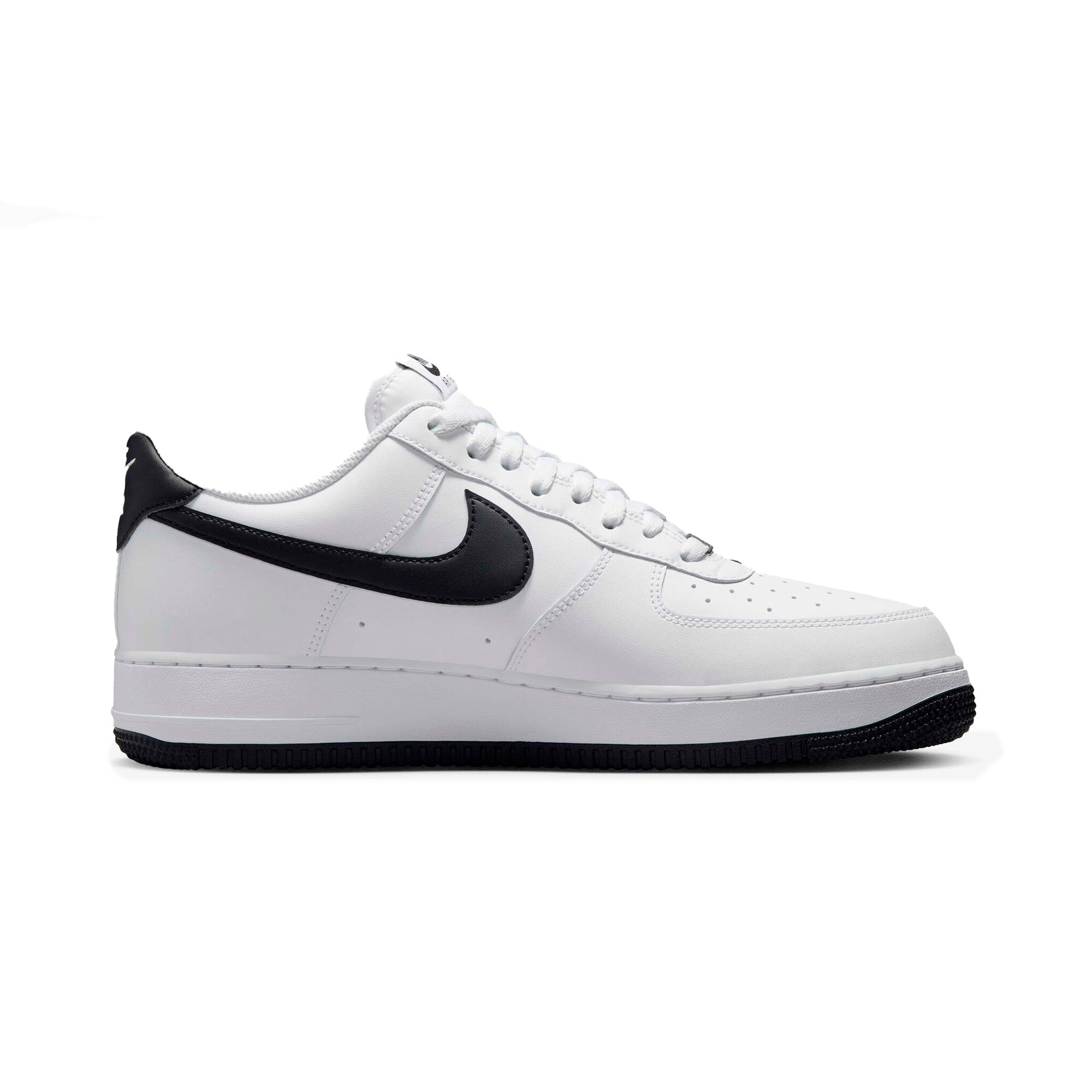 Кроссовки NIKE Air Force 1 '07, полнота 6 (RU)/ на среднюю стопу, размер 10.5, белый — фото 1