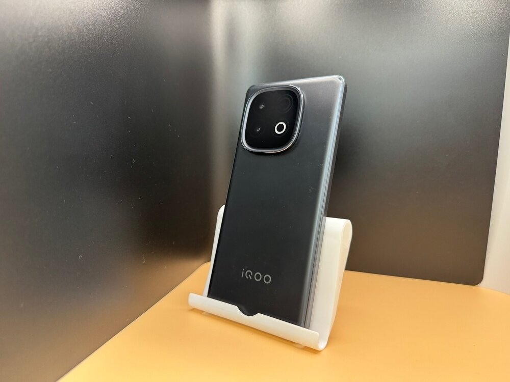 Смартфон iQOO Neo 10 Snapdragon 8s Gen 4, 12/256 ГБ, черный, AMOLED