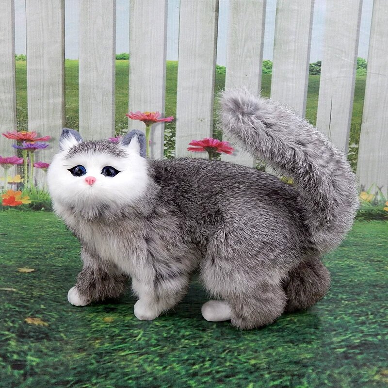 Большая плюшевая кошечка из кроличьего меха с серой головой, без звука