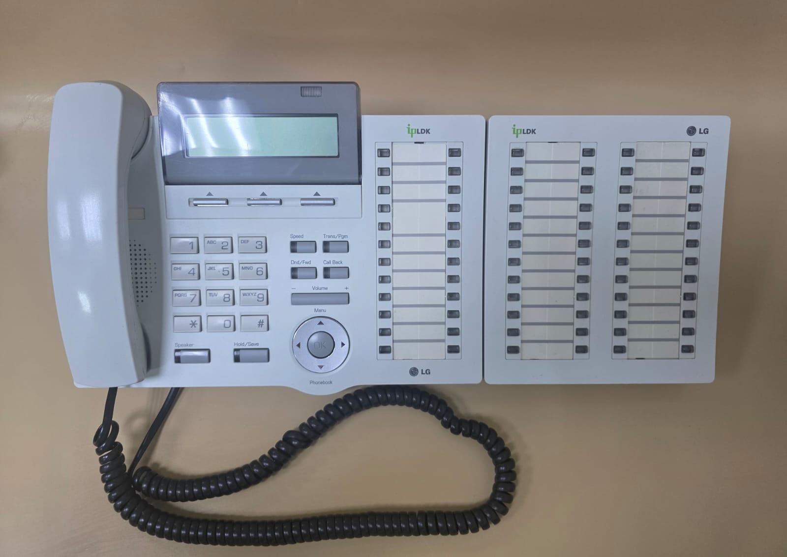 Комплект: Цифровой системный телефон LDP-7024D и консоль LDP-7048DSS белый. Товар уцененный