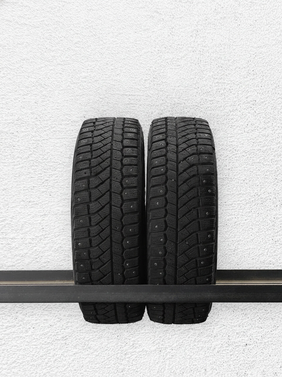 Зимние шины шипованные Viatti Brina Nordico V-522 185/70 R14 15.0% износ PT0010561 TSB054150