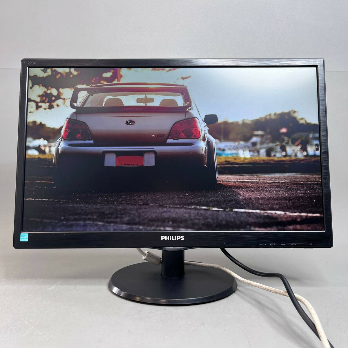 21.5" Монитор Philips 223V5LSB2 черный
