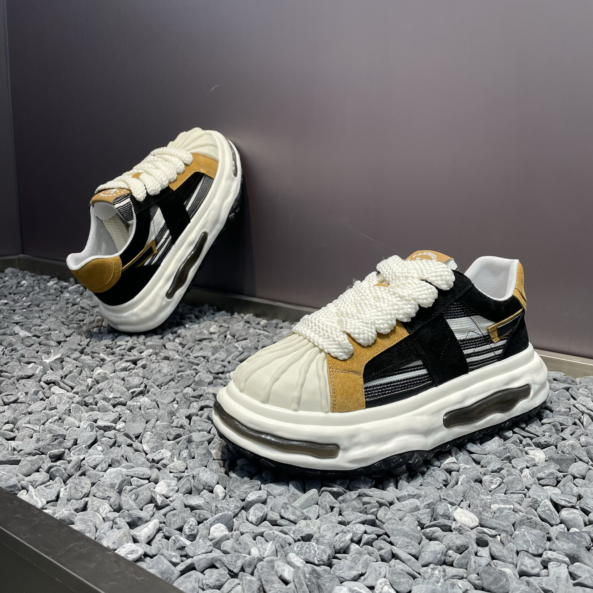 MOOCIE Стильные кроссовки на платформе с контрастным дизайном и защитным носком, новая весенняя модель, низкие кожаные кроссовки, корейский стиль, модная повседневная мужская обувь для активного отдыха. EU:43