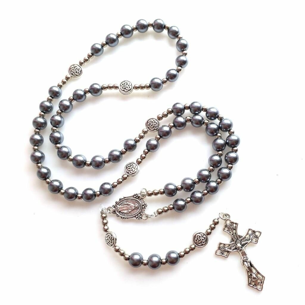 Бусы-розарий с крестом, Серый