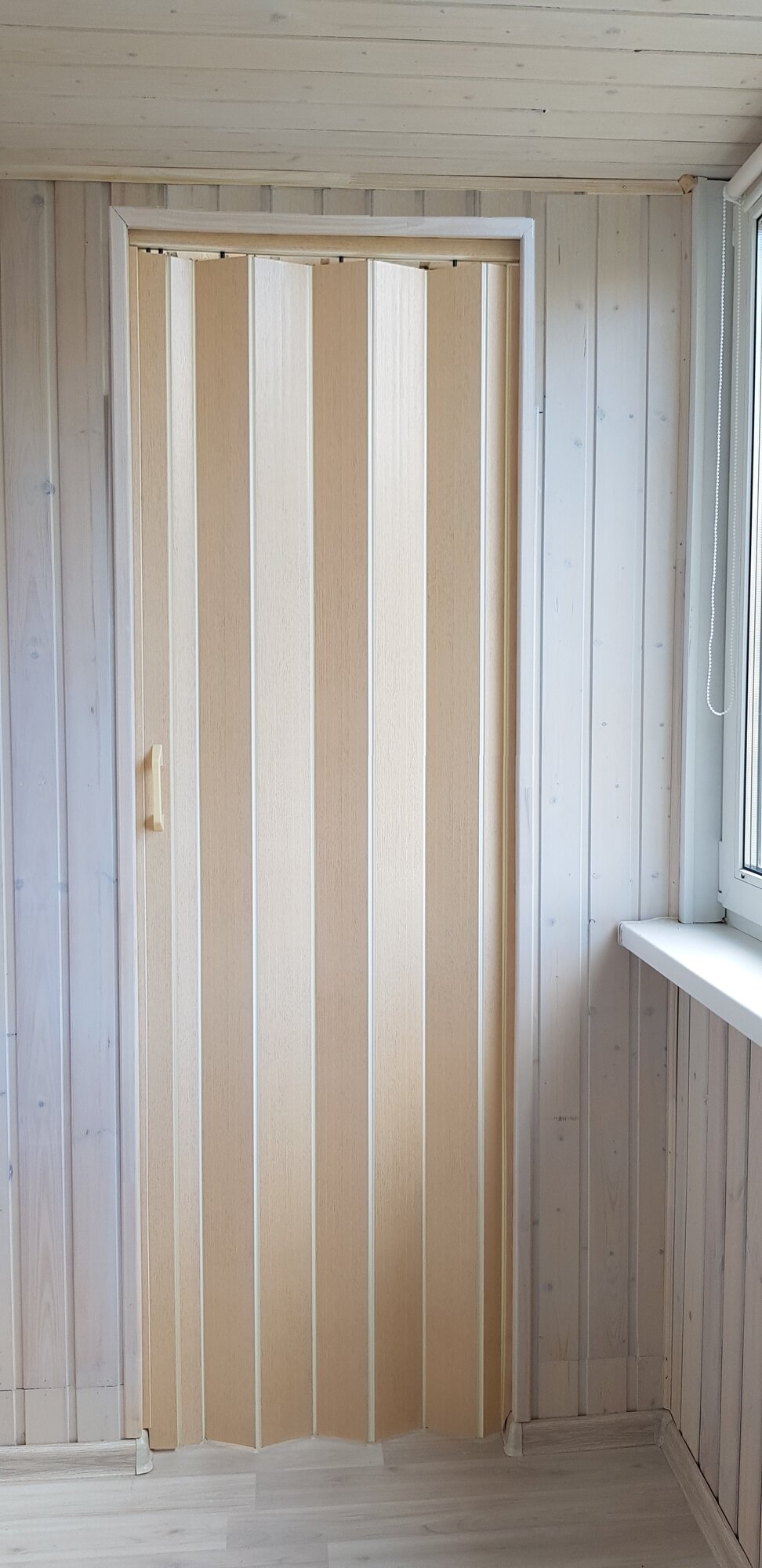 Дверь-гармошка TOP LINE 2530х2710мм, дуб белёный полуматовый, 3 магнитные защелки, на колёсиках