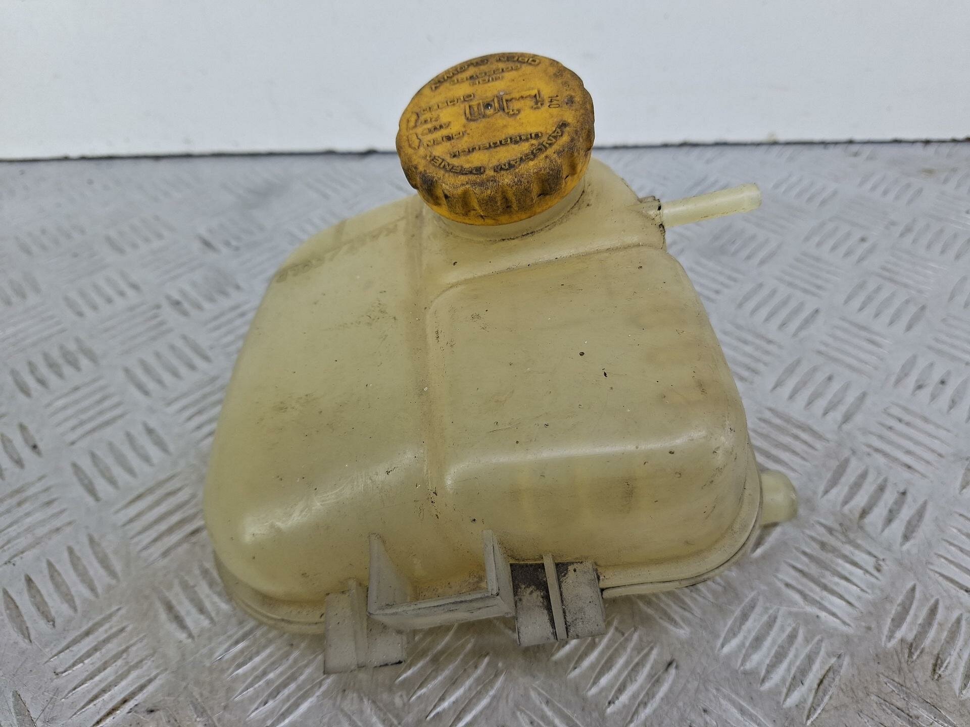 Бачок расширительный Opel Zafira A рест. 2005 13183767