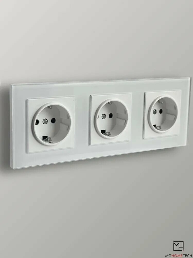 Встраиваемая розетка, двойная белая, стеклянная рамка