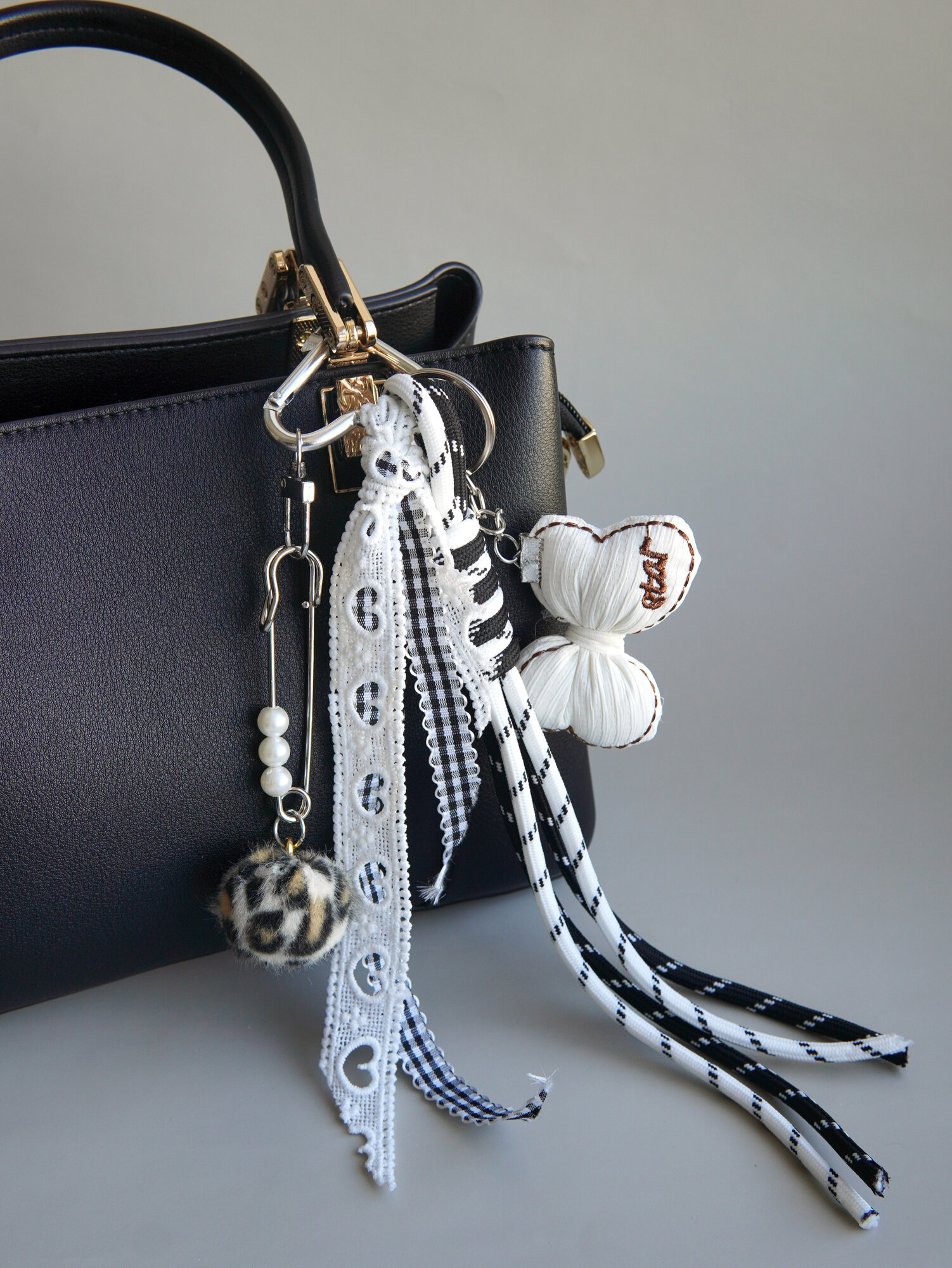 Украшение на сумку