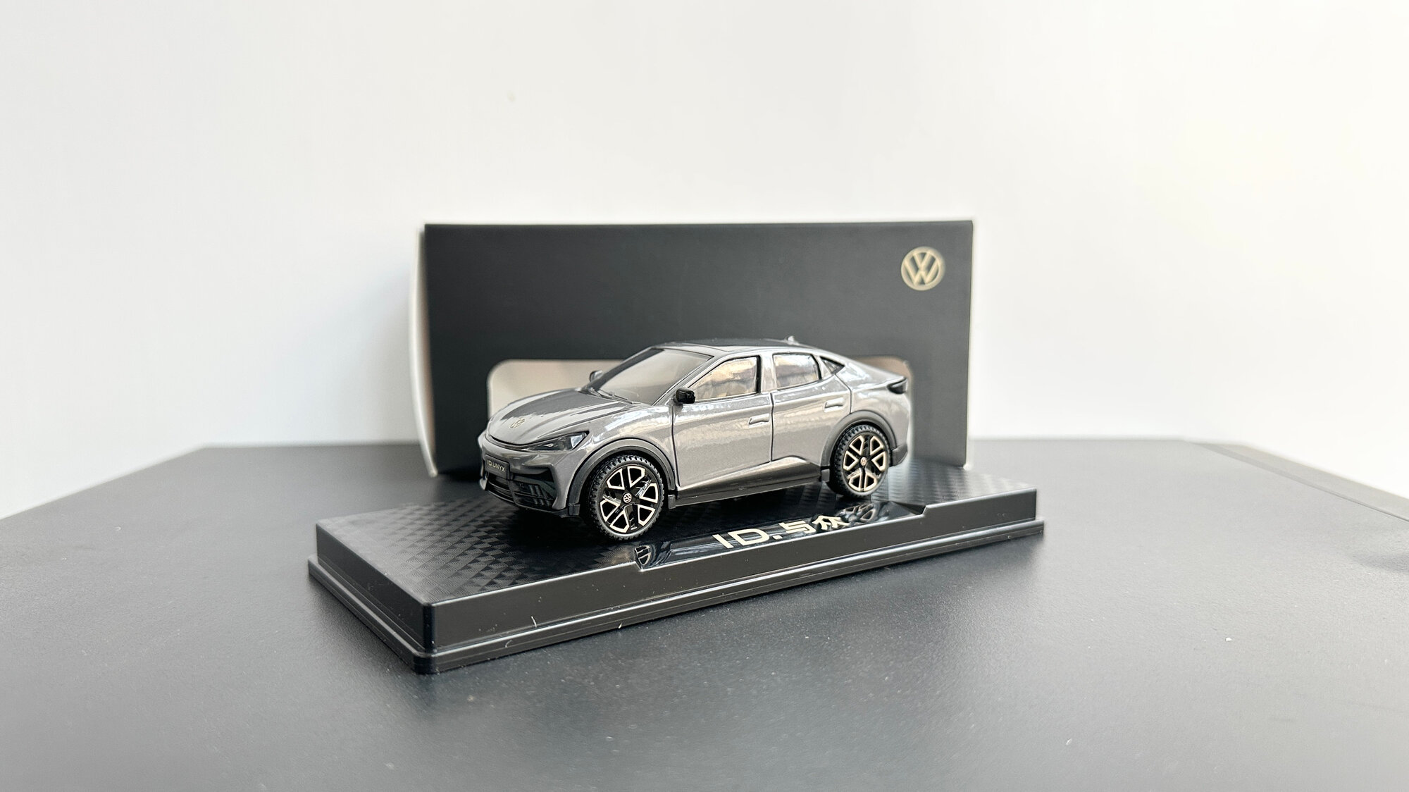 Модель автомобиля Volkswagen ID.3 в масштабе 1:43, из сплава, бренд ID.UNYX, аутентичная копия
