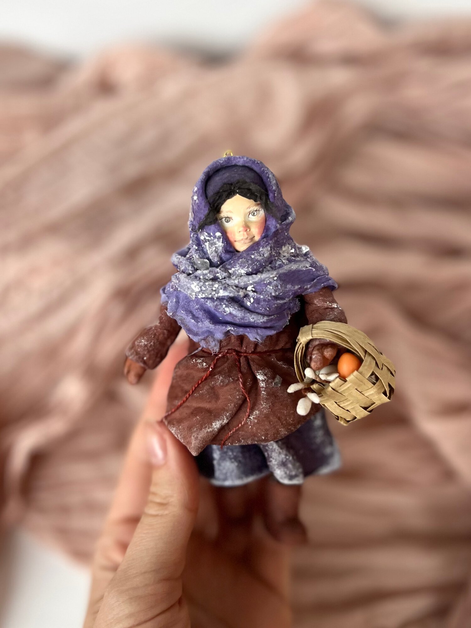 Ватная игрушка "Девочка с пасхальной корзиной", авторская, ручная работа