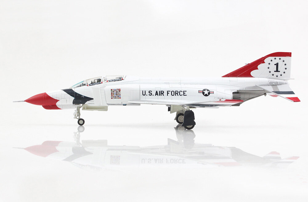 Hobby Master Модель самолета McDonnell Douglas F-4E "Thunderbirds"
