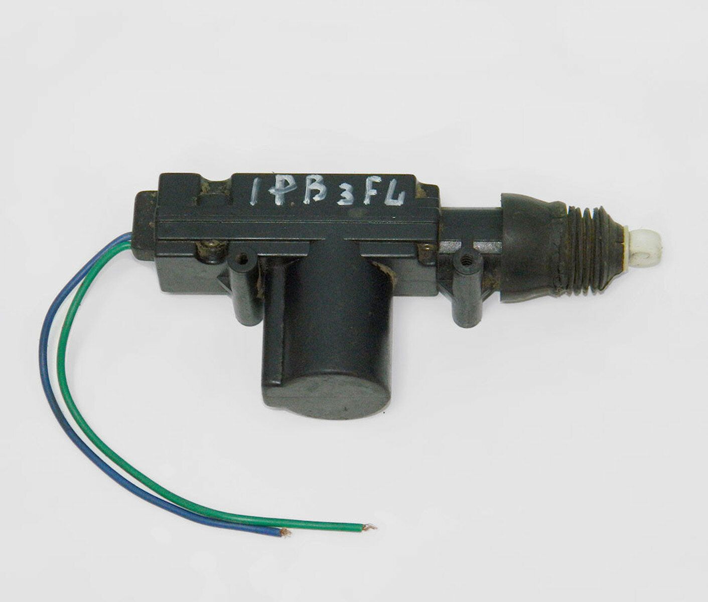 Клапан центрального замка FL двери VW Passat B3