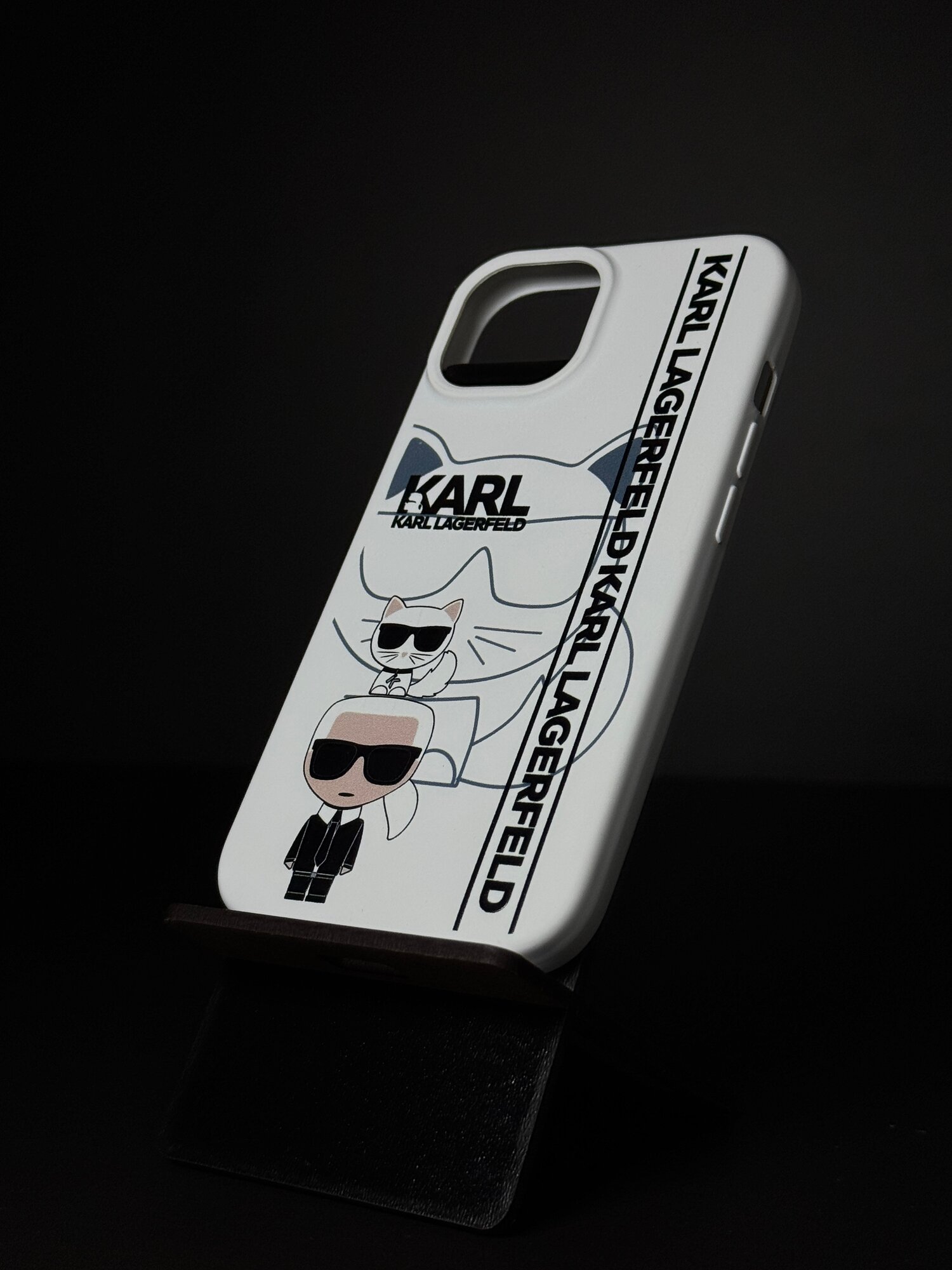 Силиконовый чехол-накладка Karl Lagerfeld, для iPhone 15, белый