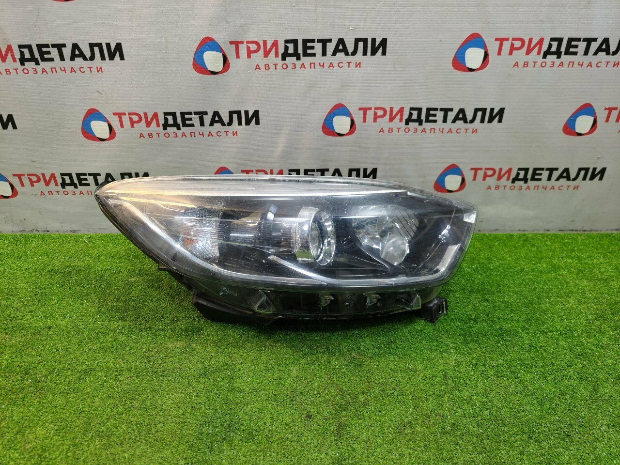 Фара Renault Kaptur 2.0 F4RE 2016 перед. прав. (б/у)
