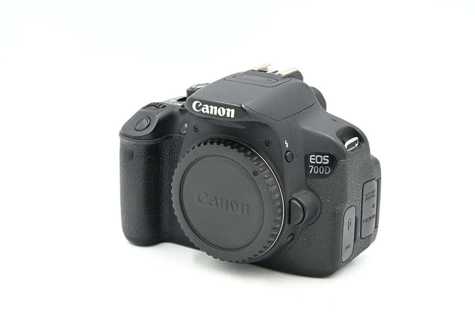 Зеркальный фотоаппарат Canon EOS 700D Body