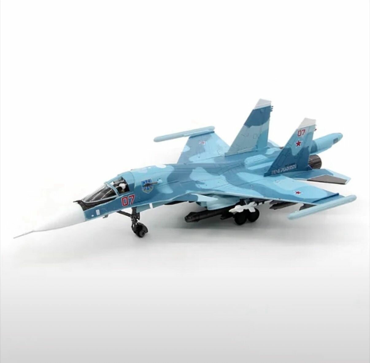 Модель самолета бомбардировщика Су-34, масштаб 1:100
