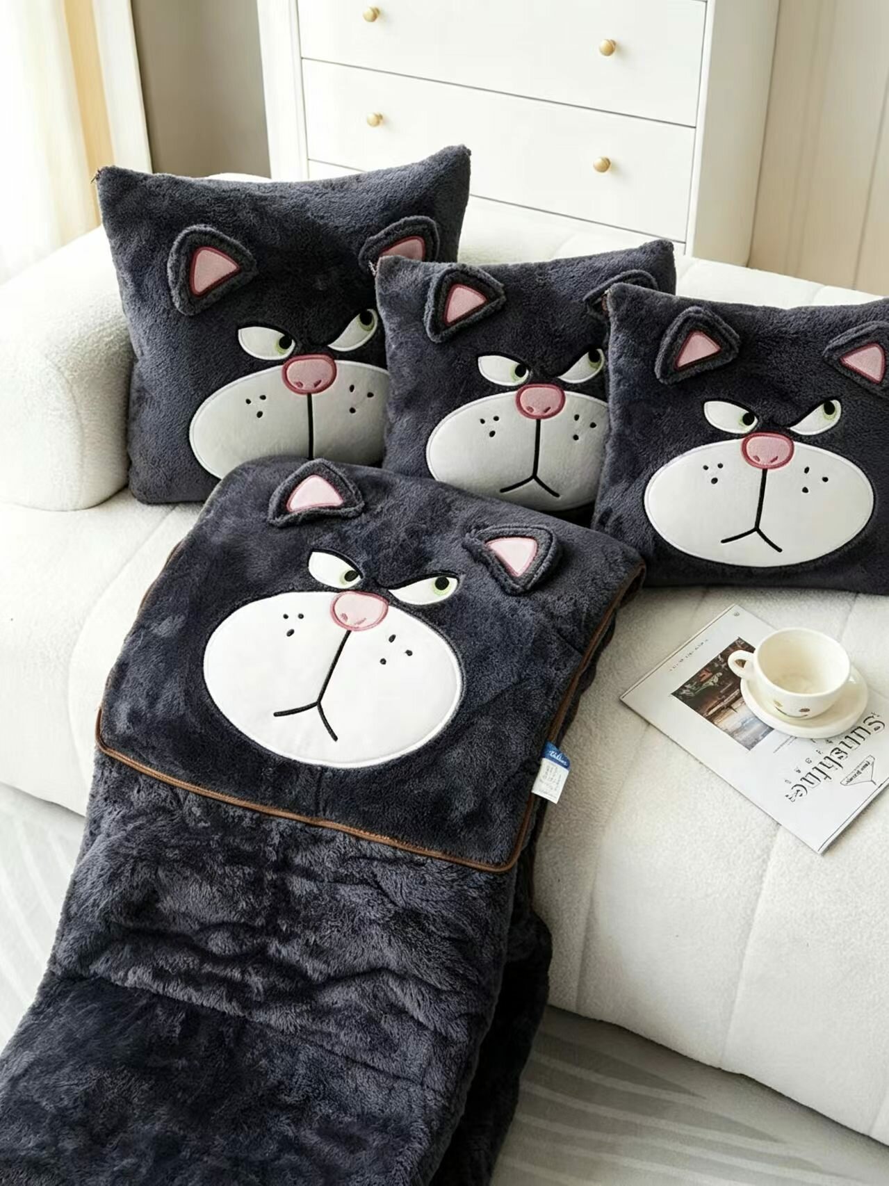 Одеяло-подушка Disney Stitch MINISO,40cm*40cm, BLACK CAT