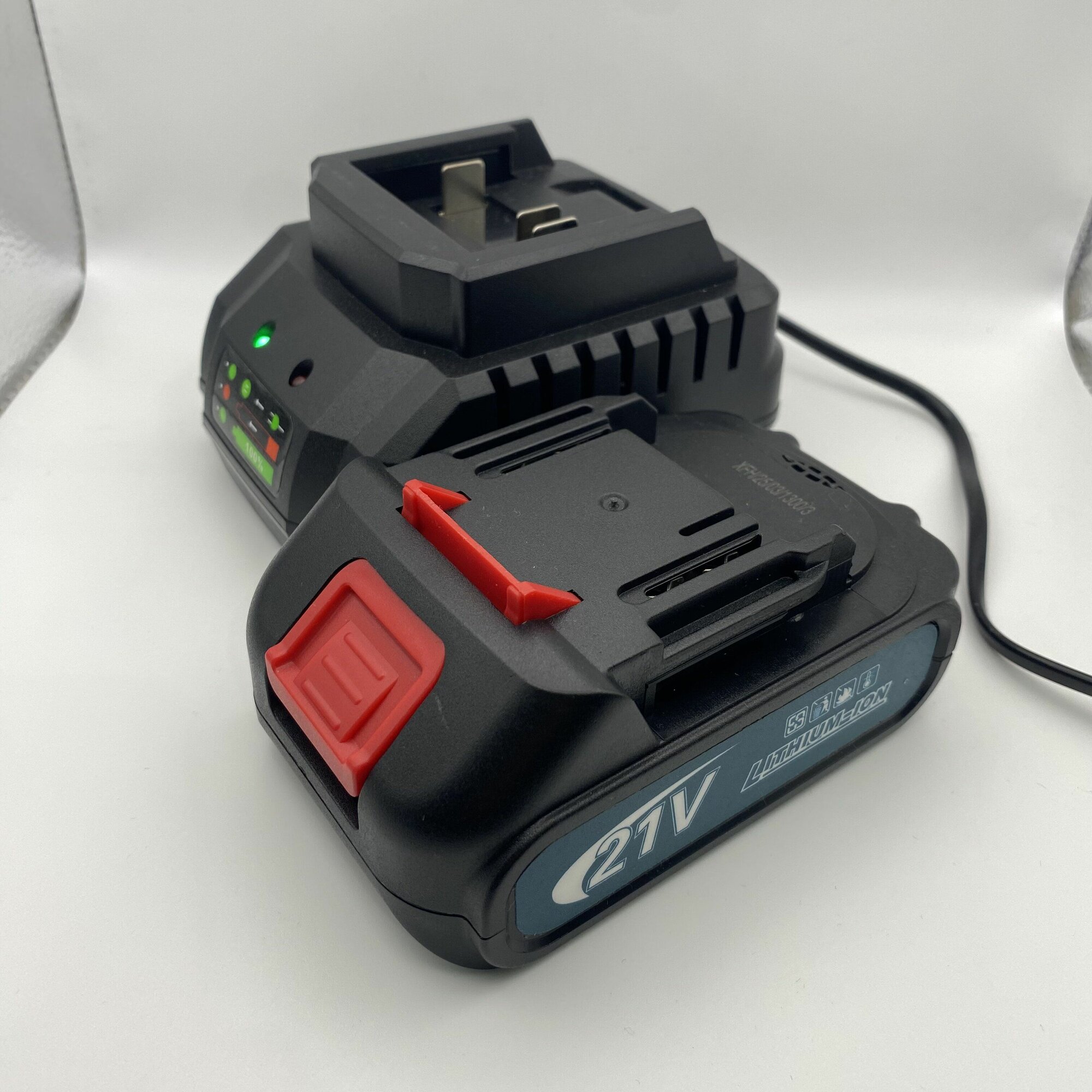 Аккумуляторная батарея 1500 mah для шуруповерта, дрели с зарядным устройством