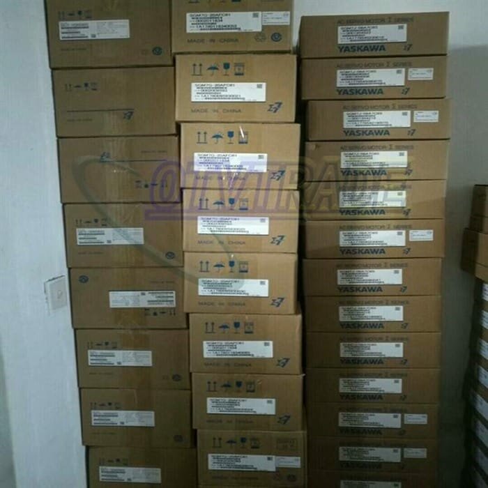 Модуль YASKAWA servo motor SGM-04VGNK13