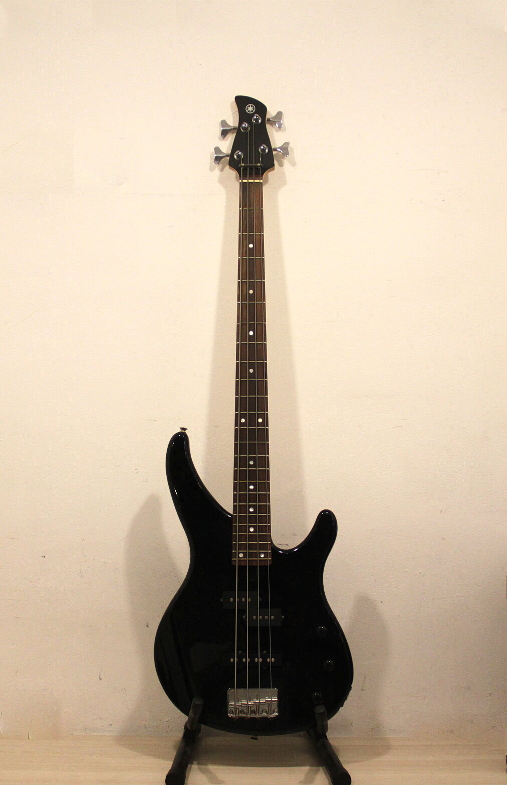 Бас-гитара Yamaha TRBX174 (1)