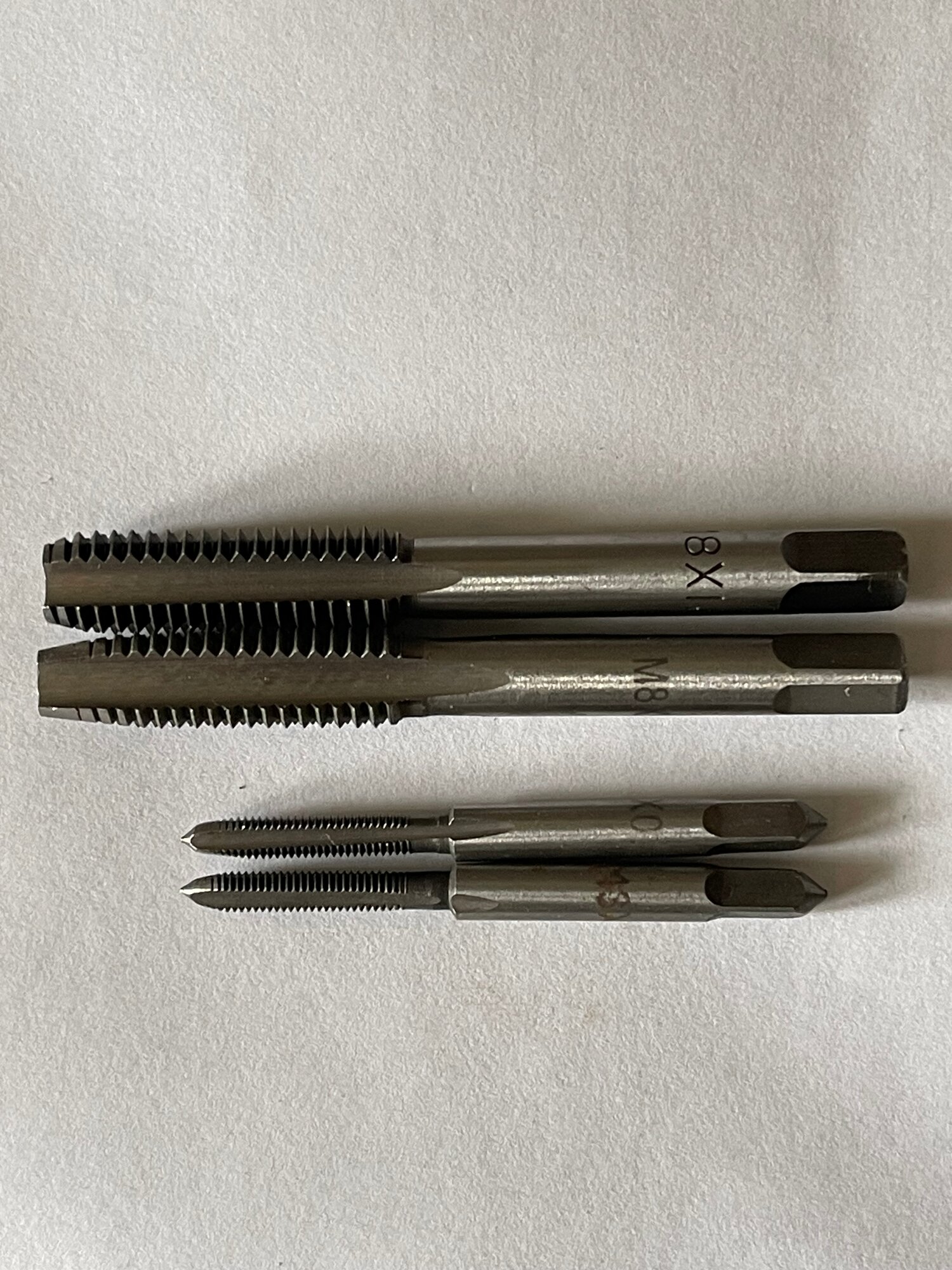 Комплект метчиков для нарезания резьбы М8х1,25 (2шт); М3х0,5 (2 шт)