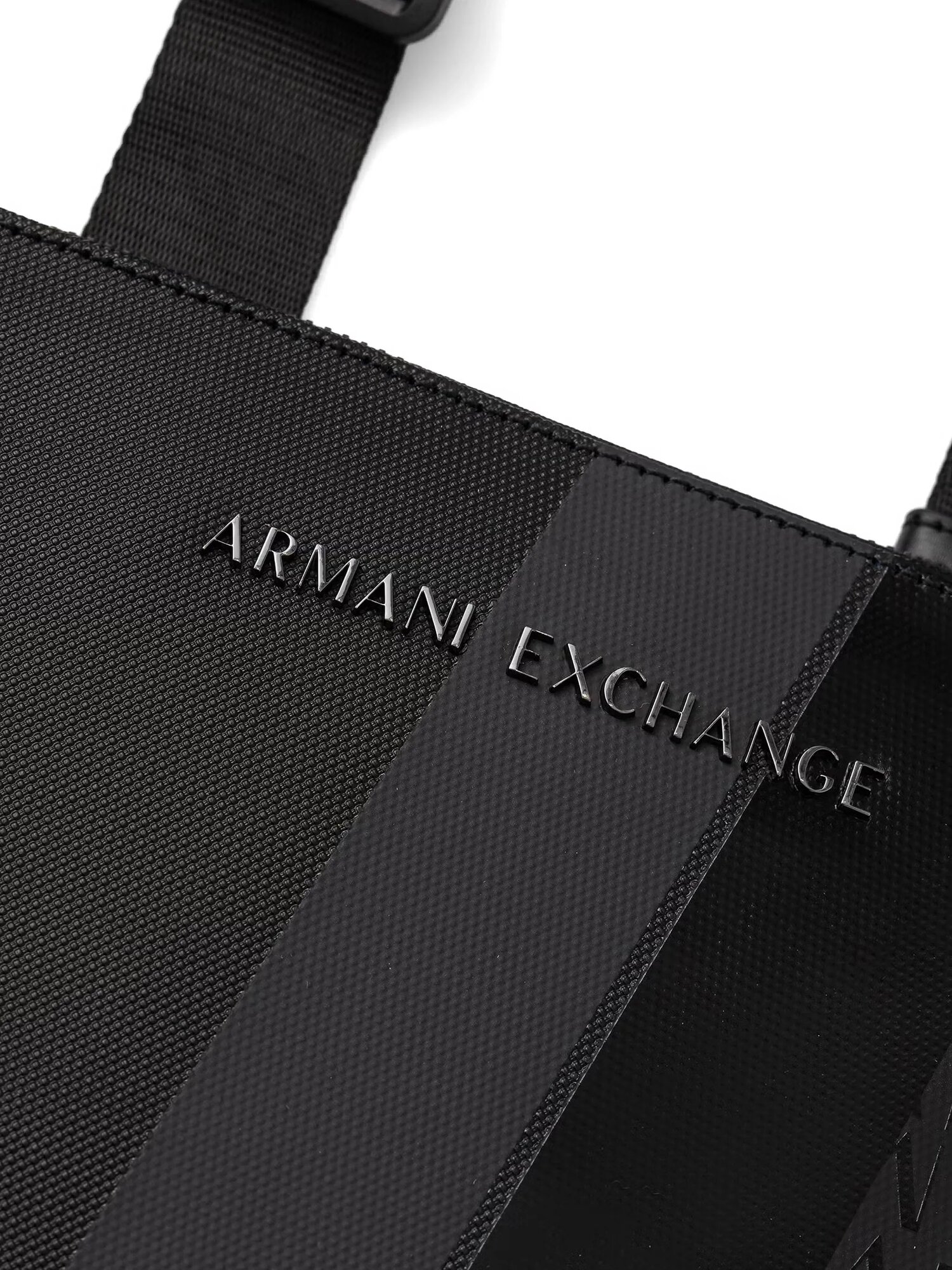Сумка Armani Exchange Logo-plaque messenger bag, черный — фото 1