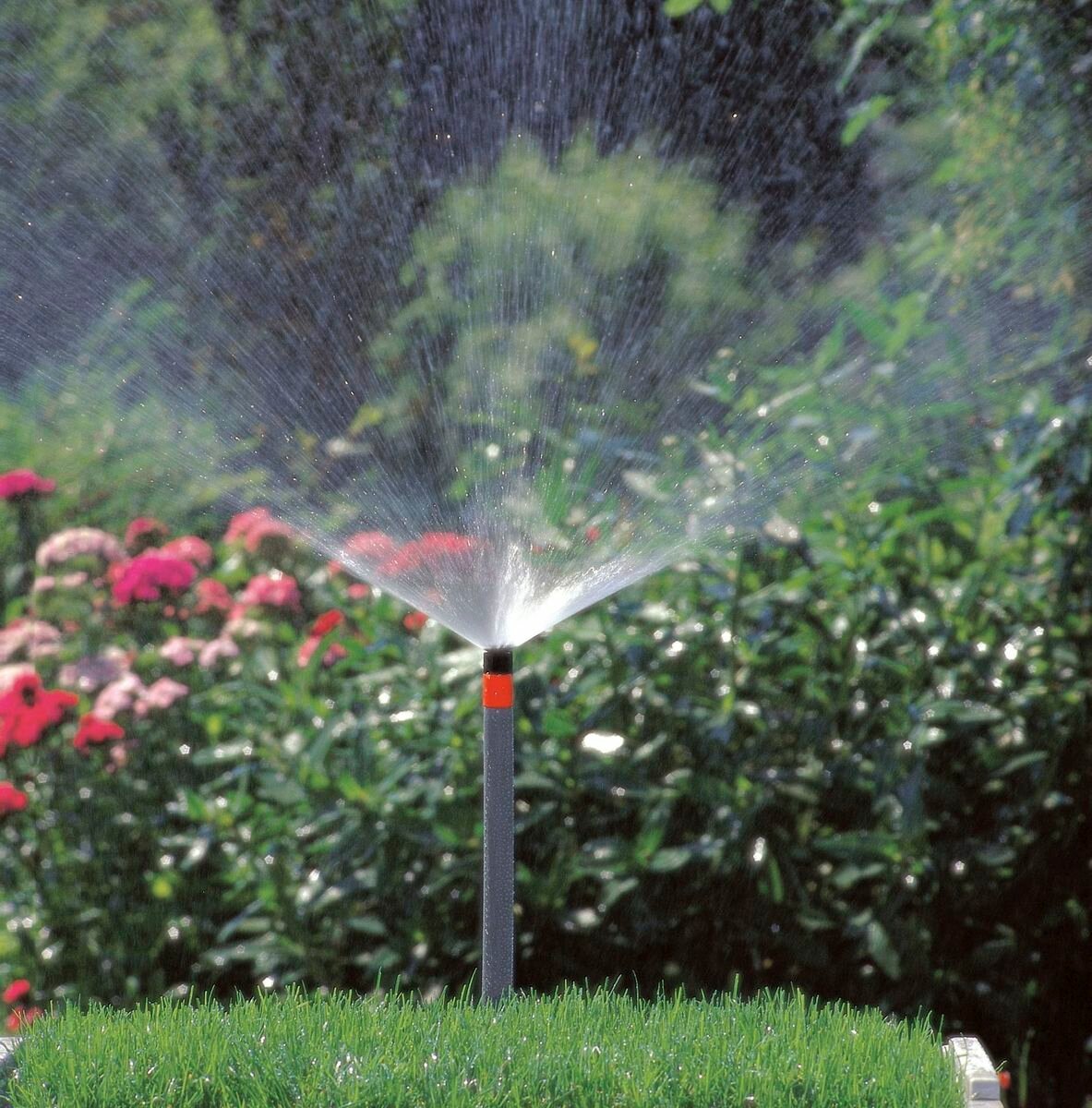 Дождеватeль выдвижной Gardena S 80/300 01566-29.000.00