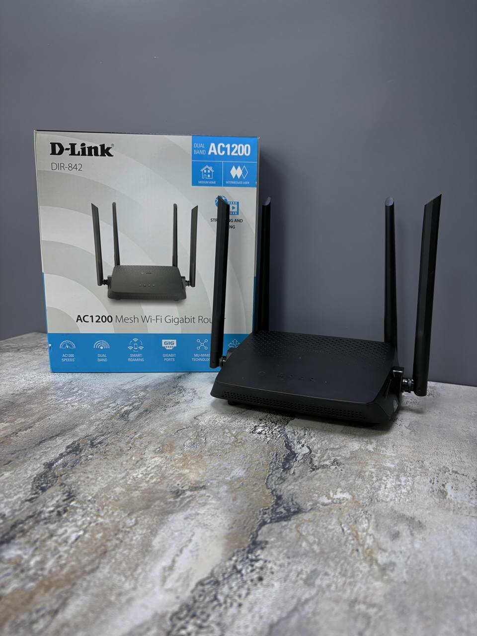 Wi-Fi роутер D-Link DIR-842, 2.4/5 Ггц, скорость соединения 1167 Мбит/с, чёрный