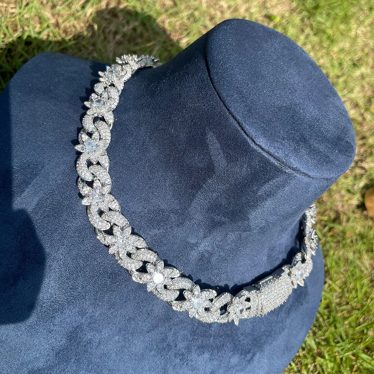 Колье Bubble Letter