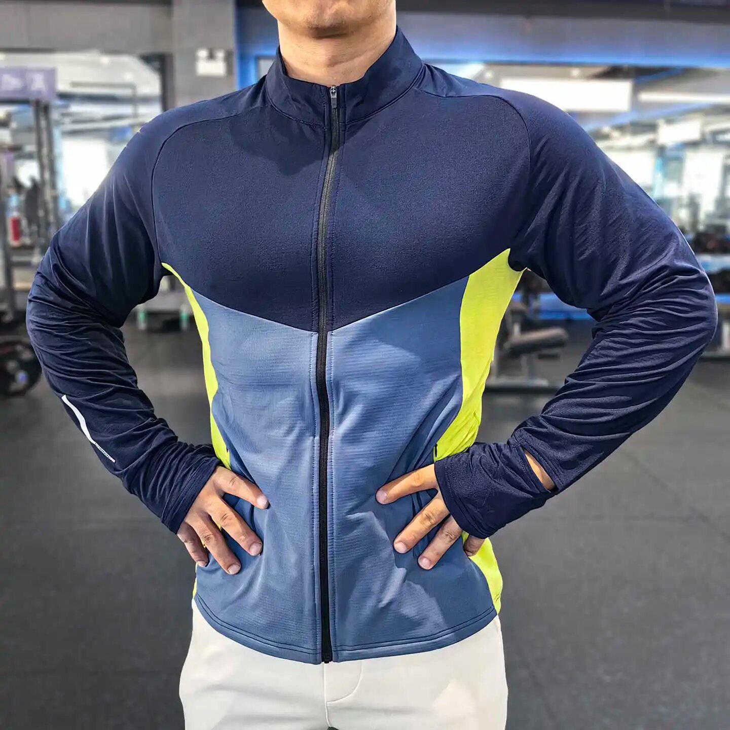 Куртка спортивная